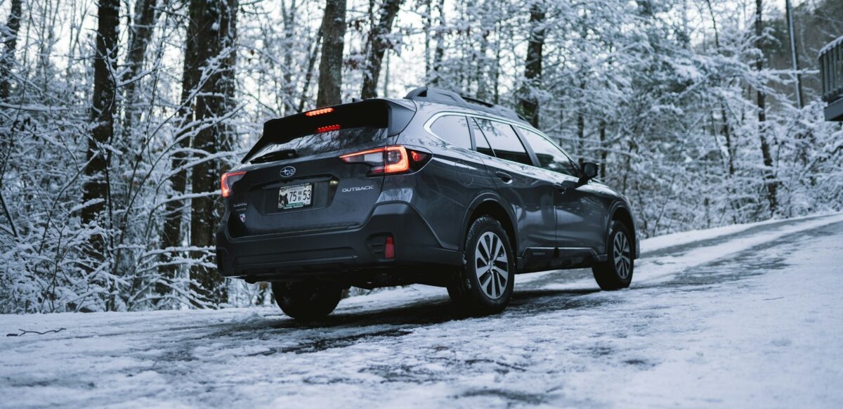 Best 5 Roof Top Cargo Boxes for Subaru Outback - eWheel USA
